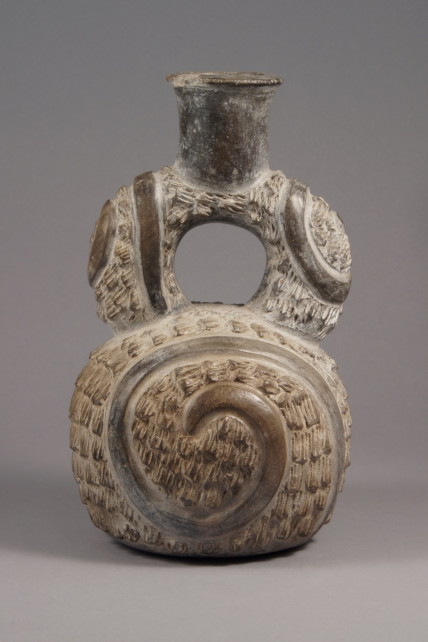 Colombia | Early Calima Alcarazza with male and female figures ...