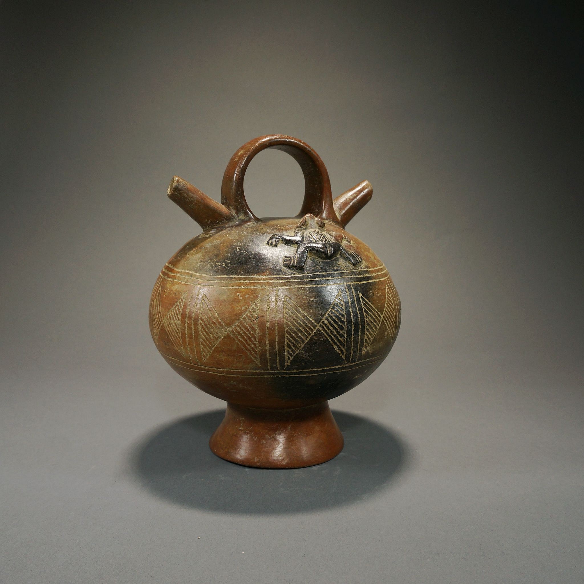 Colombia | Calima Alcarazza of a Crested Bobwhite With Rounded Body and ...