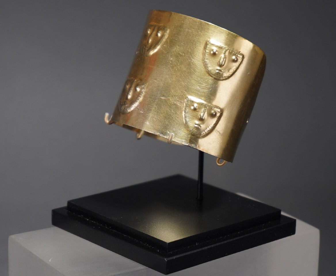 Panama | Macaracas (Cocle) Circular Gold Disc With Concave Center ...